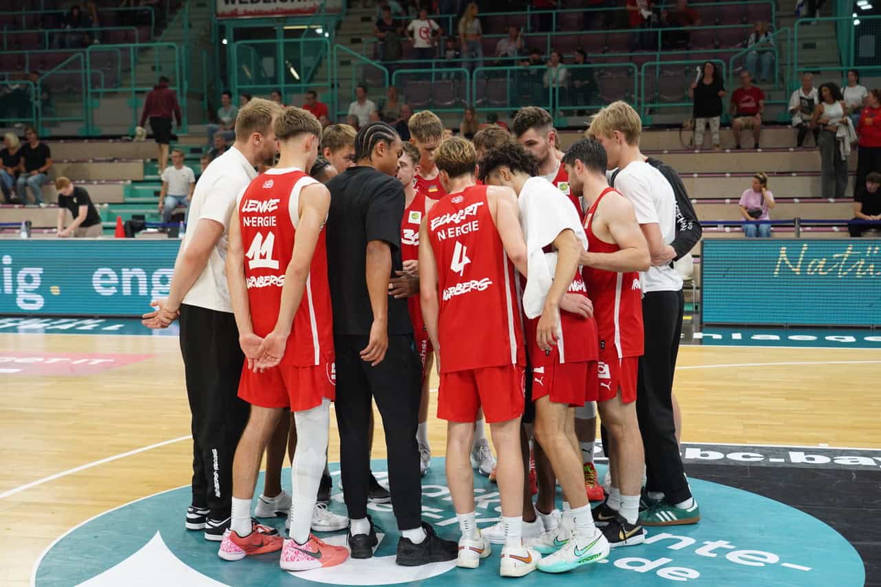 Nick Hinrichsen über den Saisonstart, regionale Talente und Basketball ...